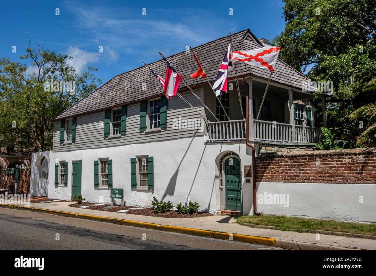 Multiple flags hi-res stock photography and images - Alamy
