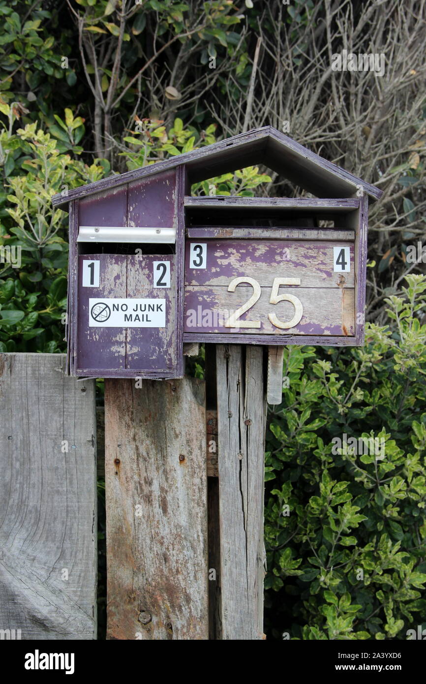 Mail circulars hi-res stock photography and images - Alamy