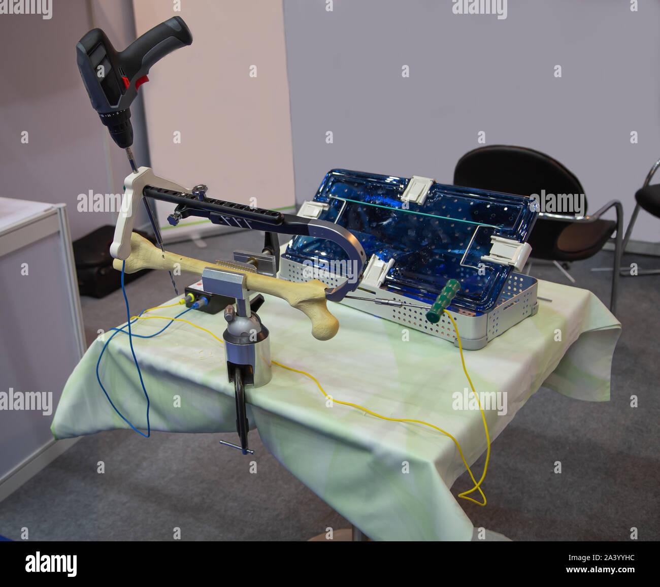 Compression fracture hi-res stock photography and images - Alamy