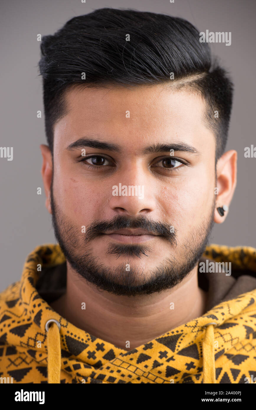 Guy looking back hi-res stock photography and images - Alamy