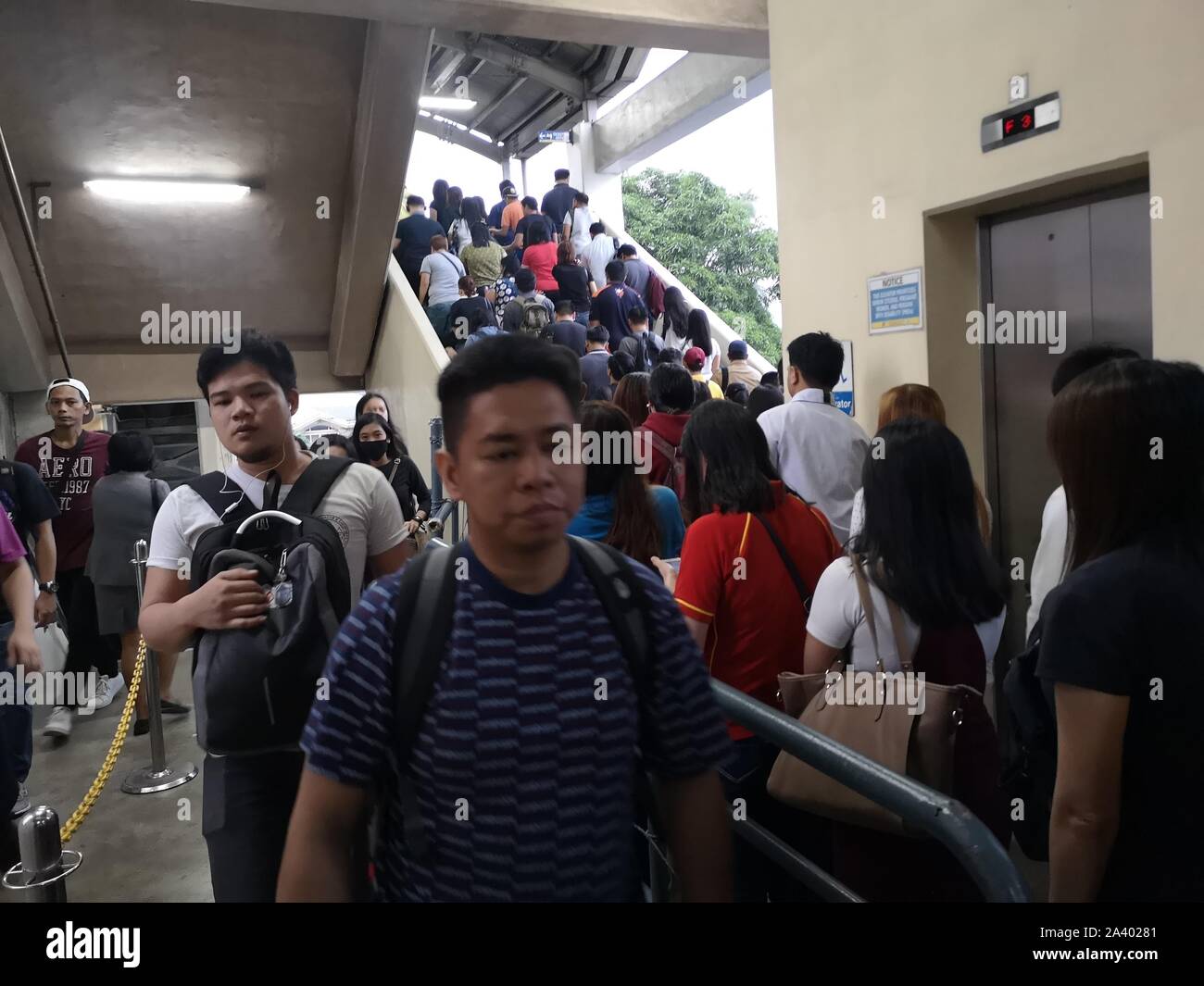 Filipino commuters hi-res stock photography and images - Alamy