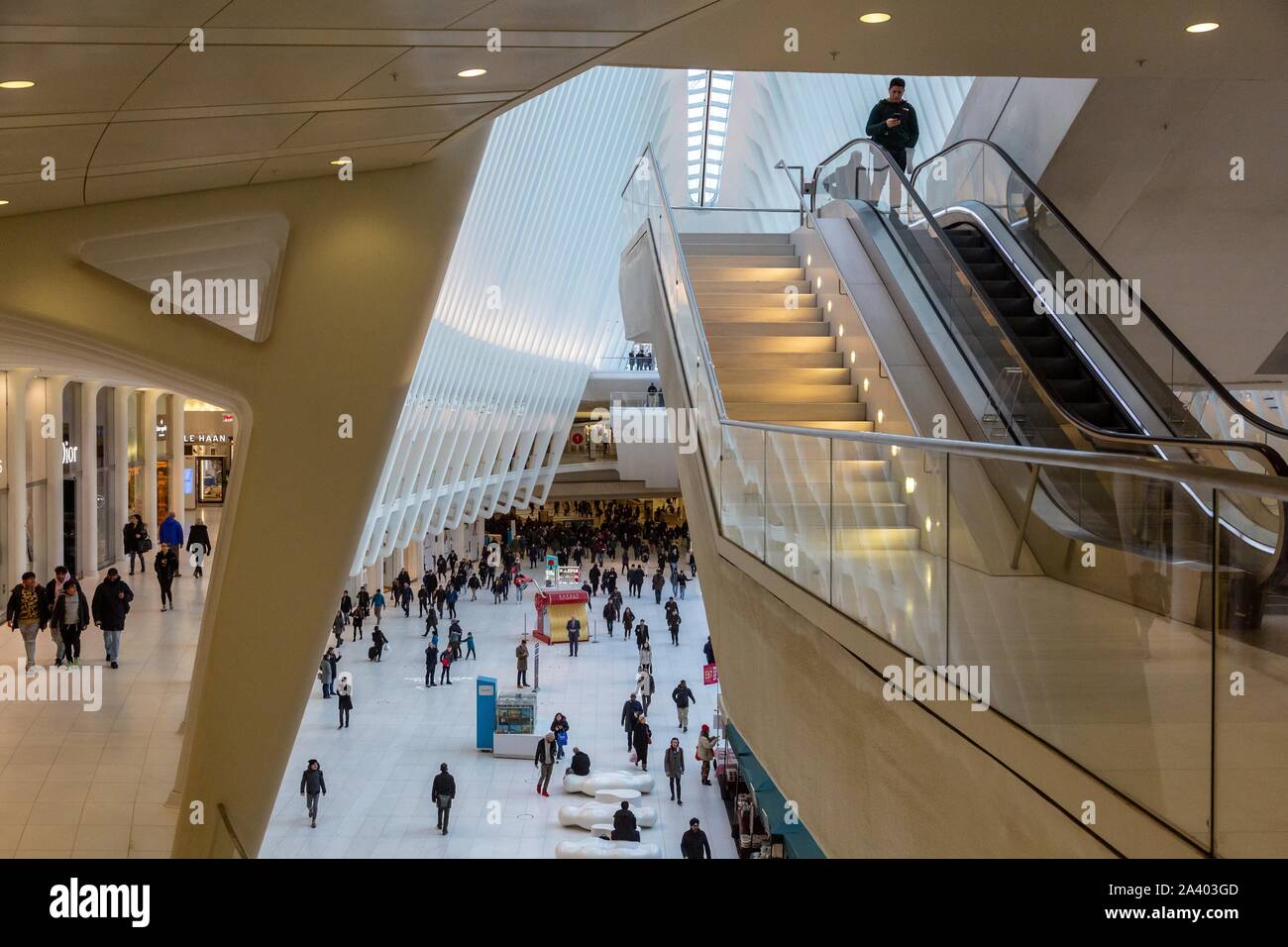 INSIDE THE OCULUS, FUTURIST STATION AT ONE WORLD TRADE CENTER ...