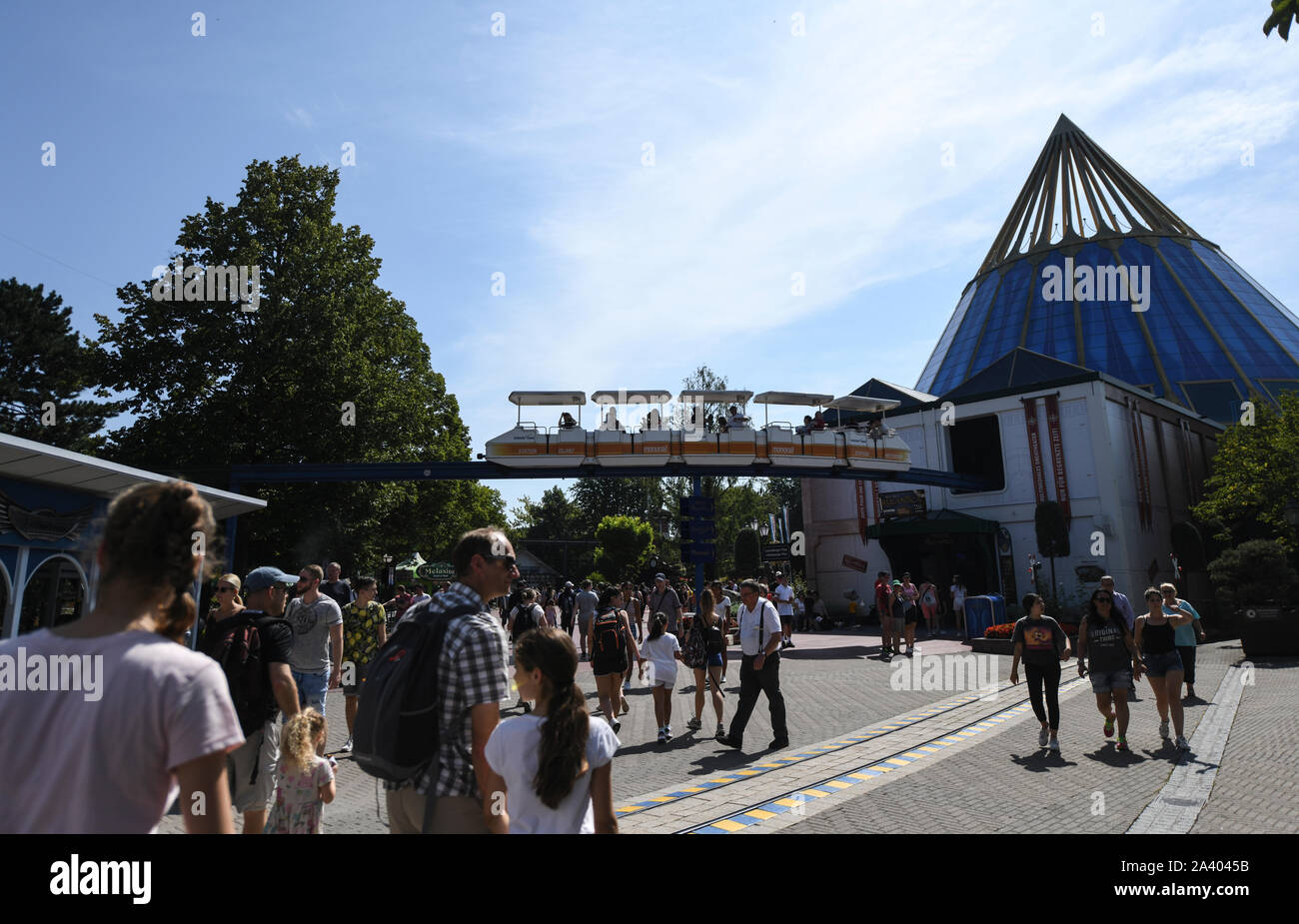 Disneyland europa hi-res stock photography and images - Alamy
