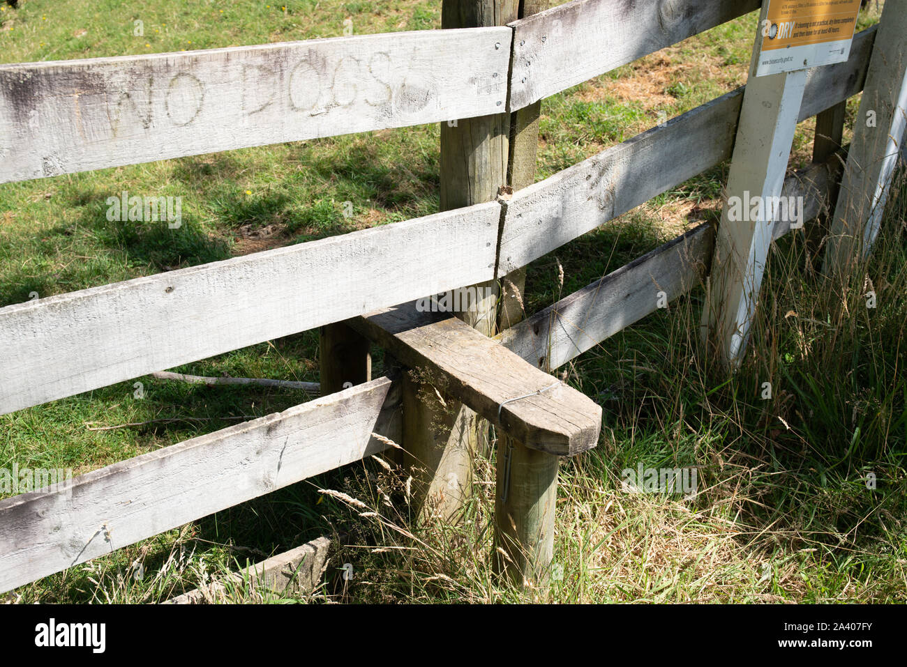 Farm split rail fence hi-res stock photography and images - Alamy