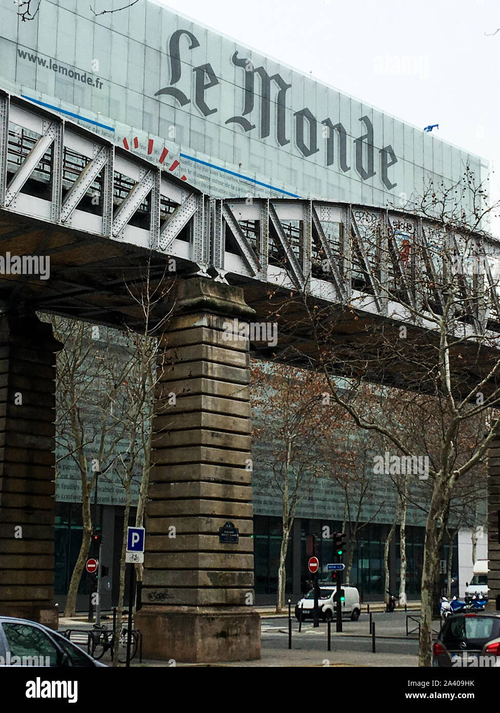 Le monde headquarter hi-res stock photography and images - Alamy