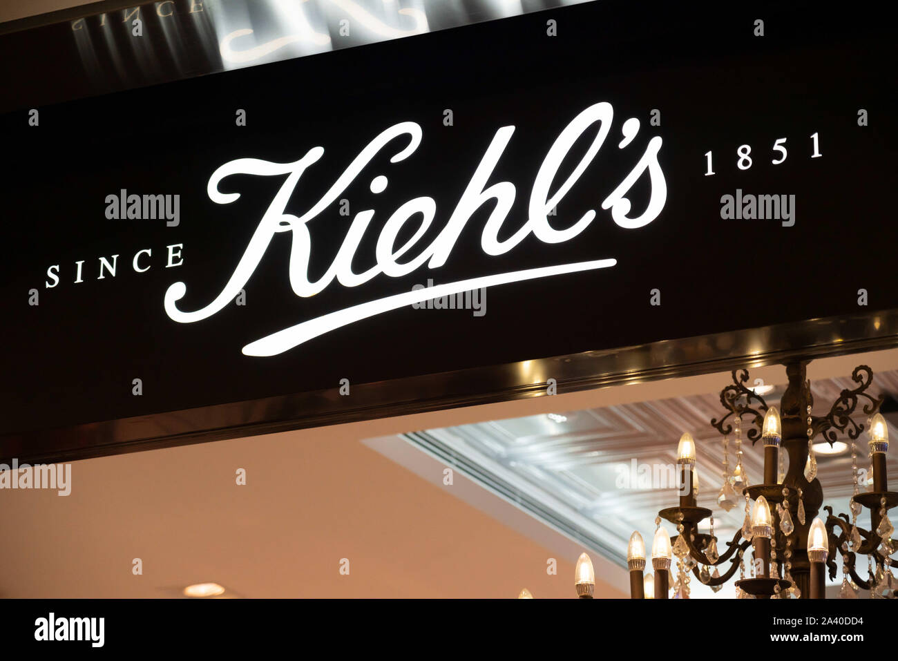 Kiehls logo hi-res stock photography and images - Alamy