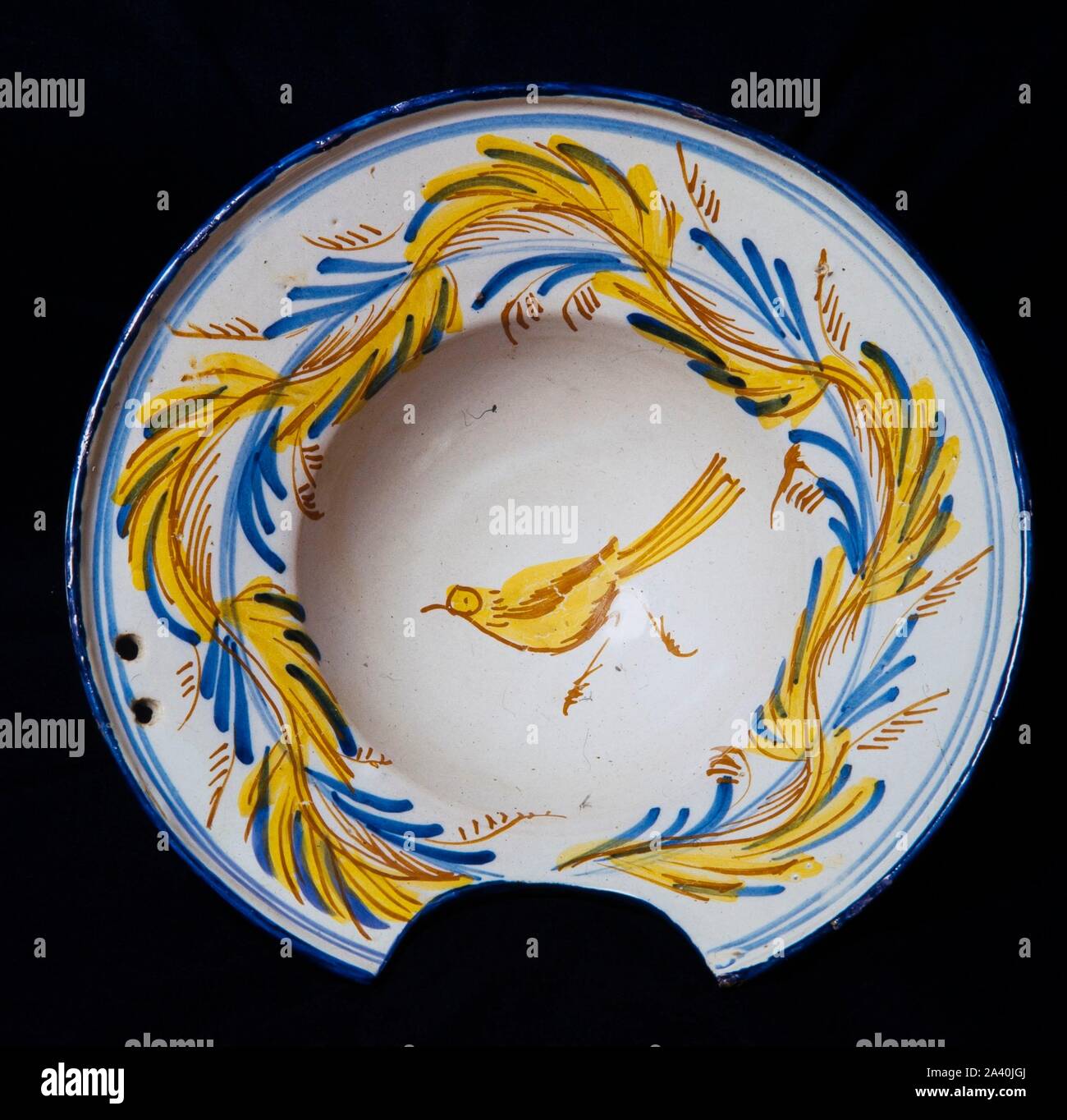 Barber bowl, ceramic. Museum: COLECCION PRIVADA Stock Photo - Alamy