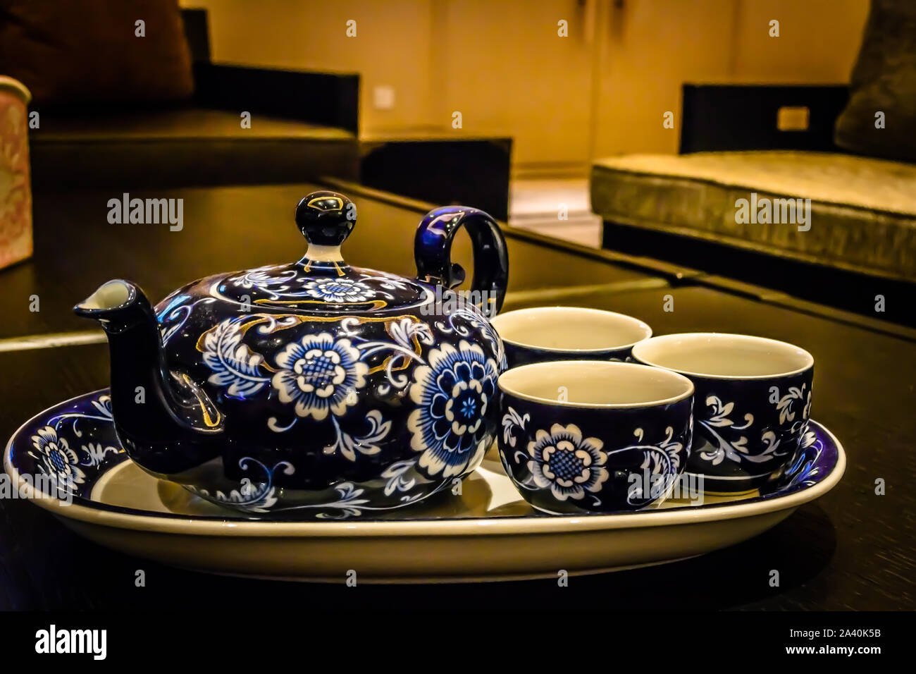 Peranakan porcelain hi-res stock photography and images - Alamy