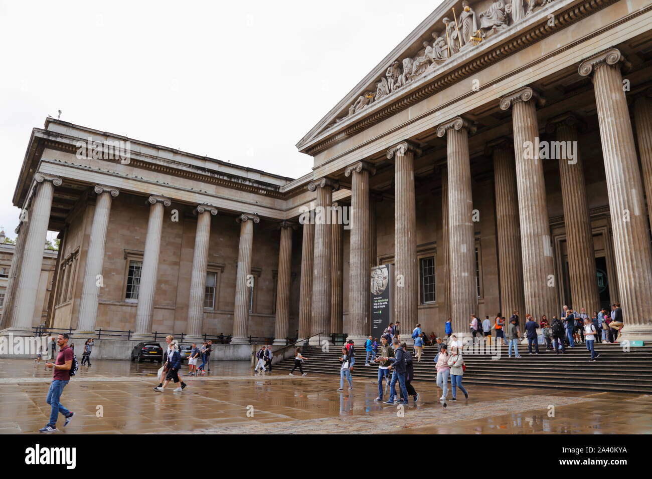 Classical facade of the british museum hi-res stock photography and ...