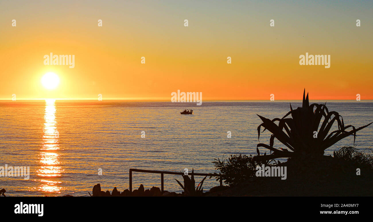 Sunrise over the med hi-res stock photography and images - Alamy