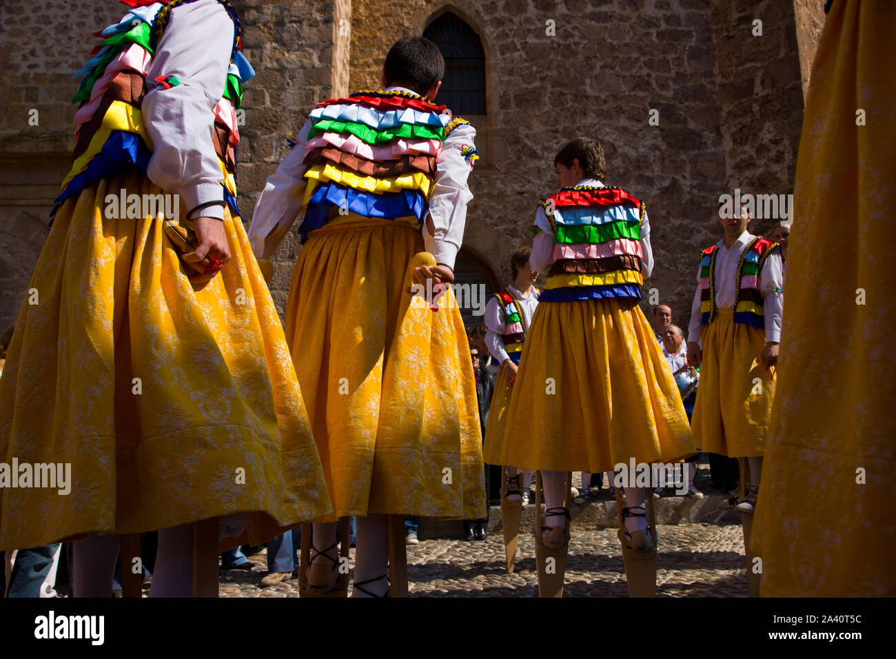 Fiesta tradicional Danza de los Zancos. Anguiano La Rioja España Stock ...