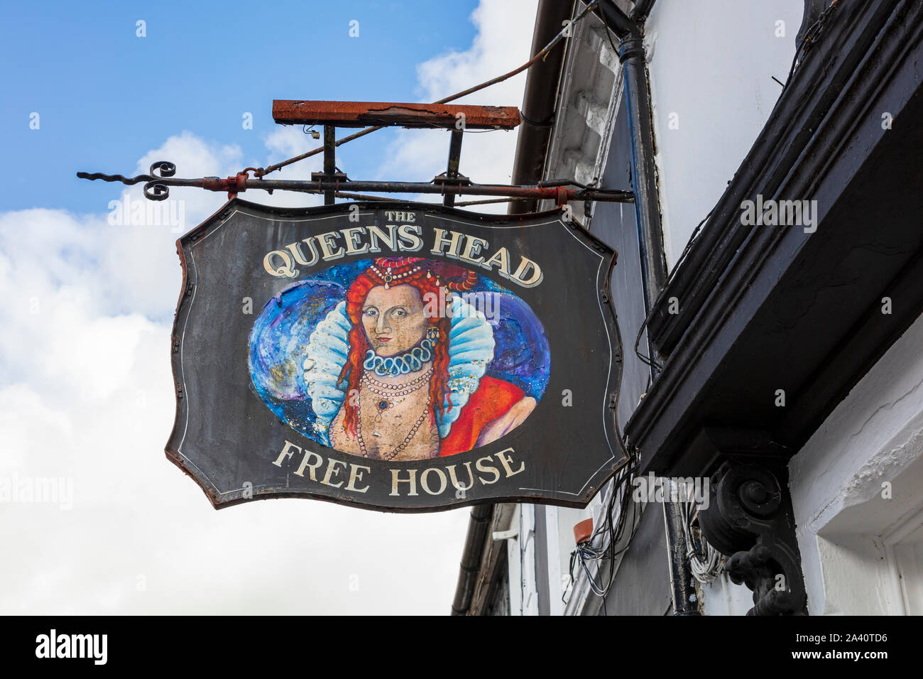 The Queens Head, a Free House, a historic pub on the outskirts of Rye ...
