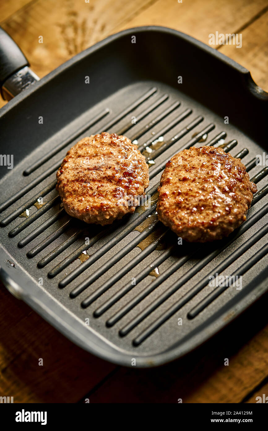 Food burgers fried chicken hi-res stock photography and images - Alamy