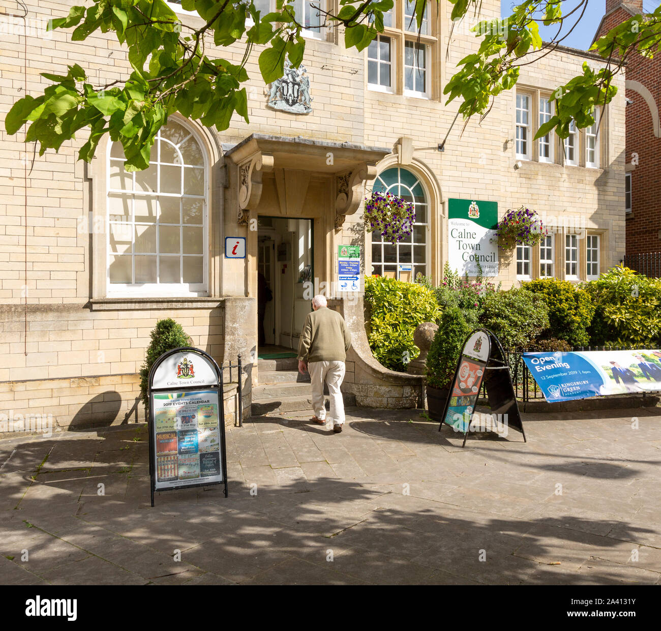 Calne Town Council building people entering, Calne, Wiltshire, England ...