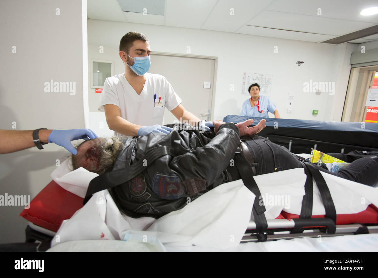 Man handcuffed police car hi-res stock photography and images - Alamy