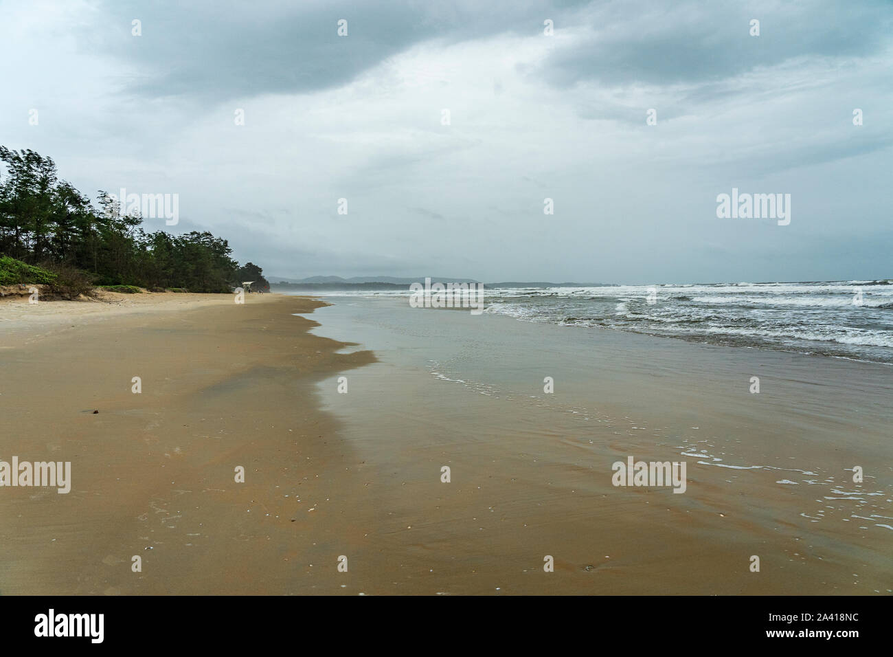 South Goa - View to endless Cavelossim beach / India Stock Photo - Alamy