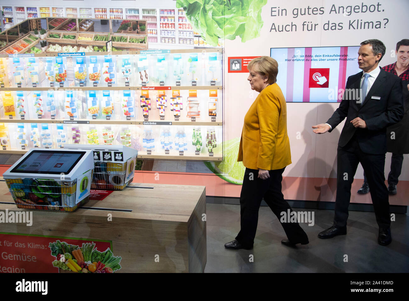 Federal Chancellor Angela MERKEL, CDU, Dr. Ing. Bernd WELZ, management ...
