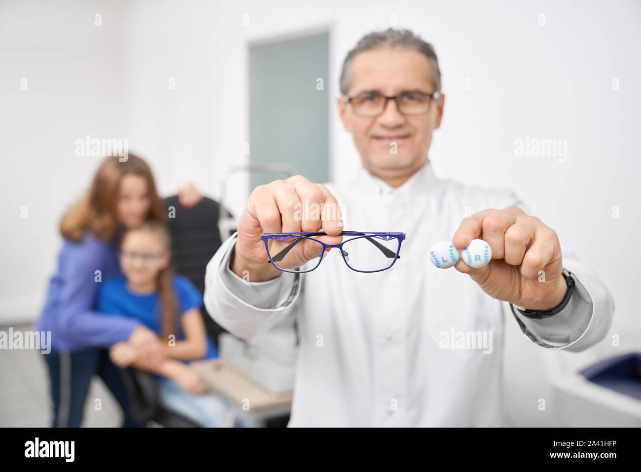 Oculist hi-res stock photography and images - Alamy