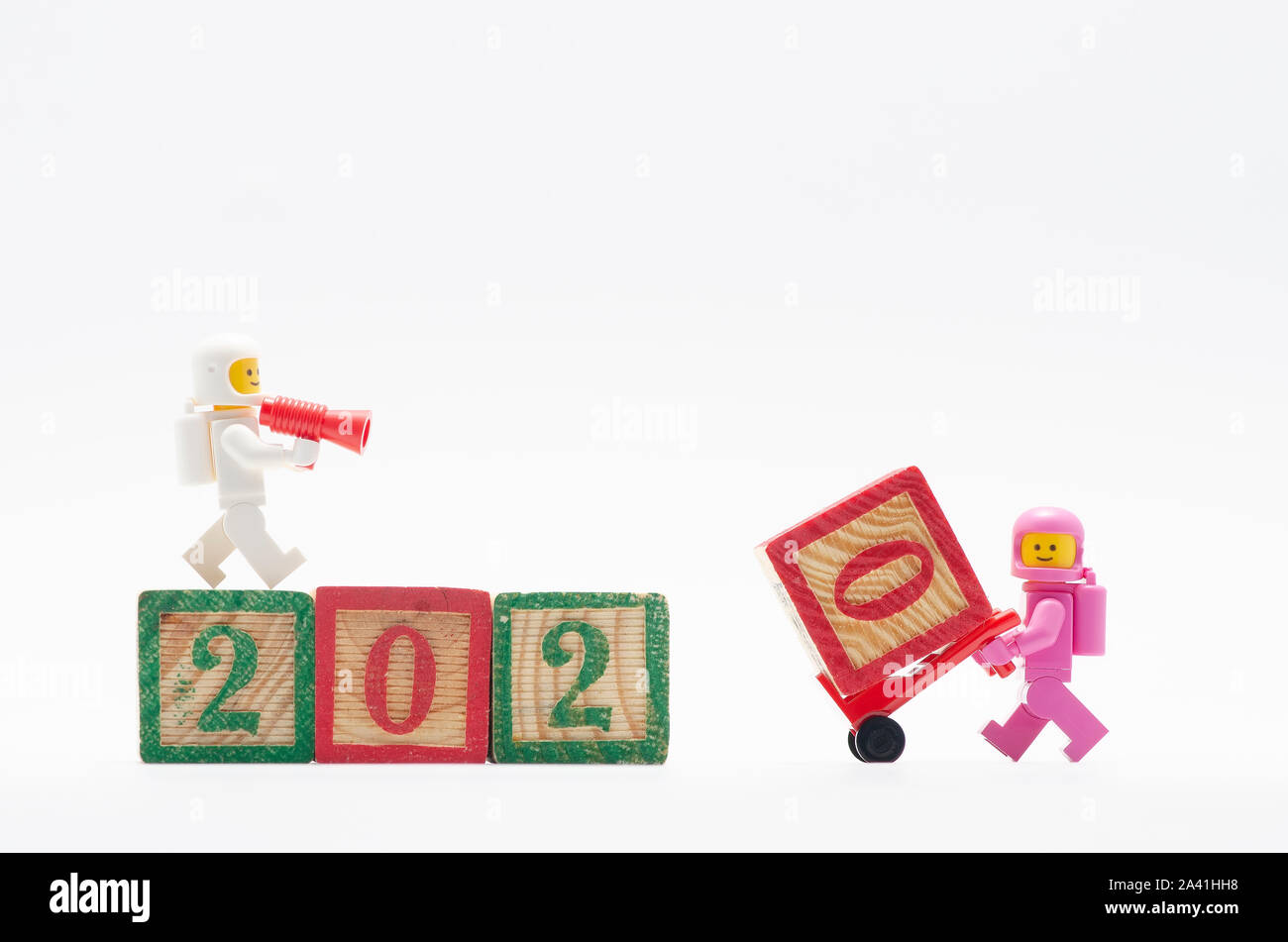 lego jenny and lenny space squad assembling year 2020. Lego minifigures ...