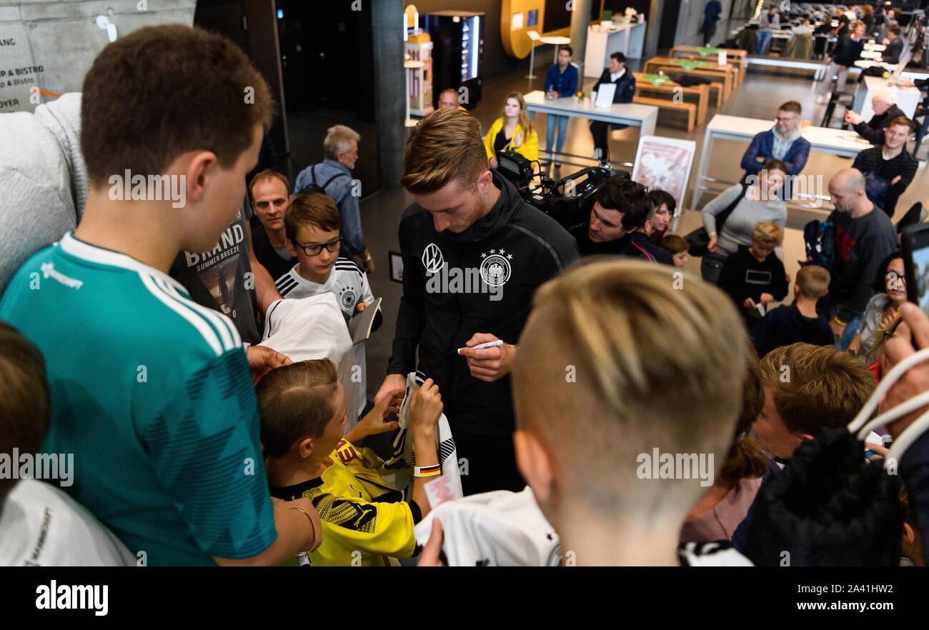 Marco Reus (Germany) gives children autographs. GES / football / press ...