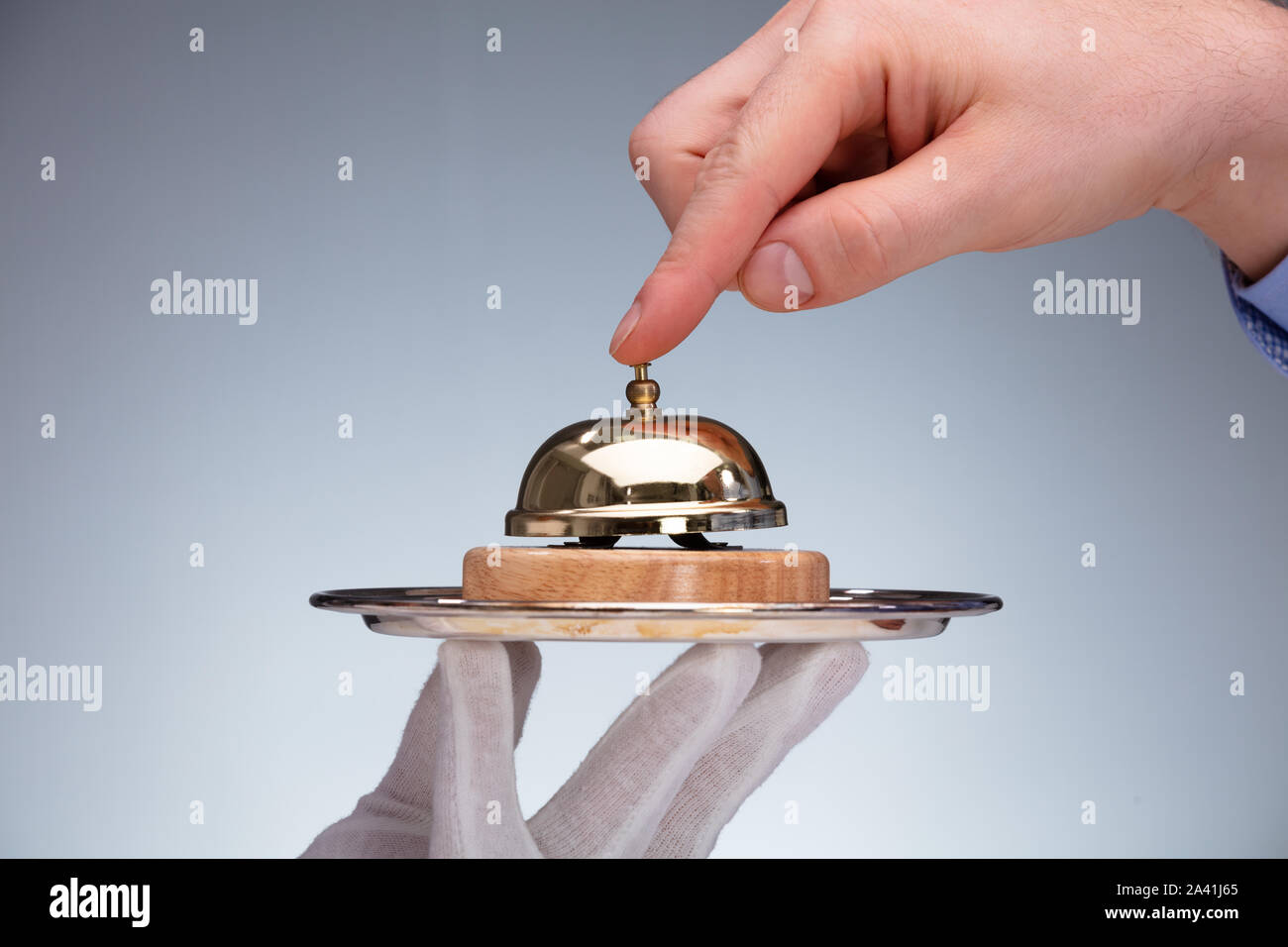 Bellhop hi-res stock photography and images - Alamy