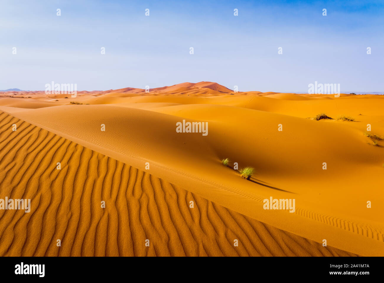Majestic beautiful scene of Merzouga dunes of Sahara desert Morocco ...