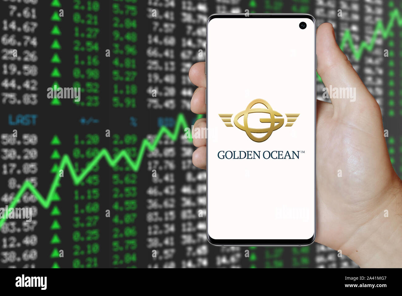 Golden chart logo hi-res stock photography and images - Alamy