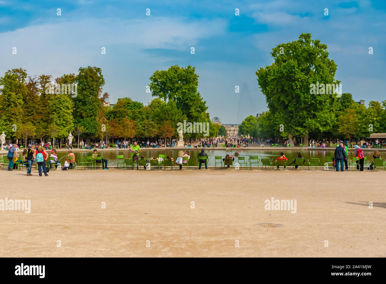 Great panoramic view of the octagonal lake "Bassin Octogonal" with ...