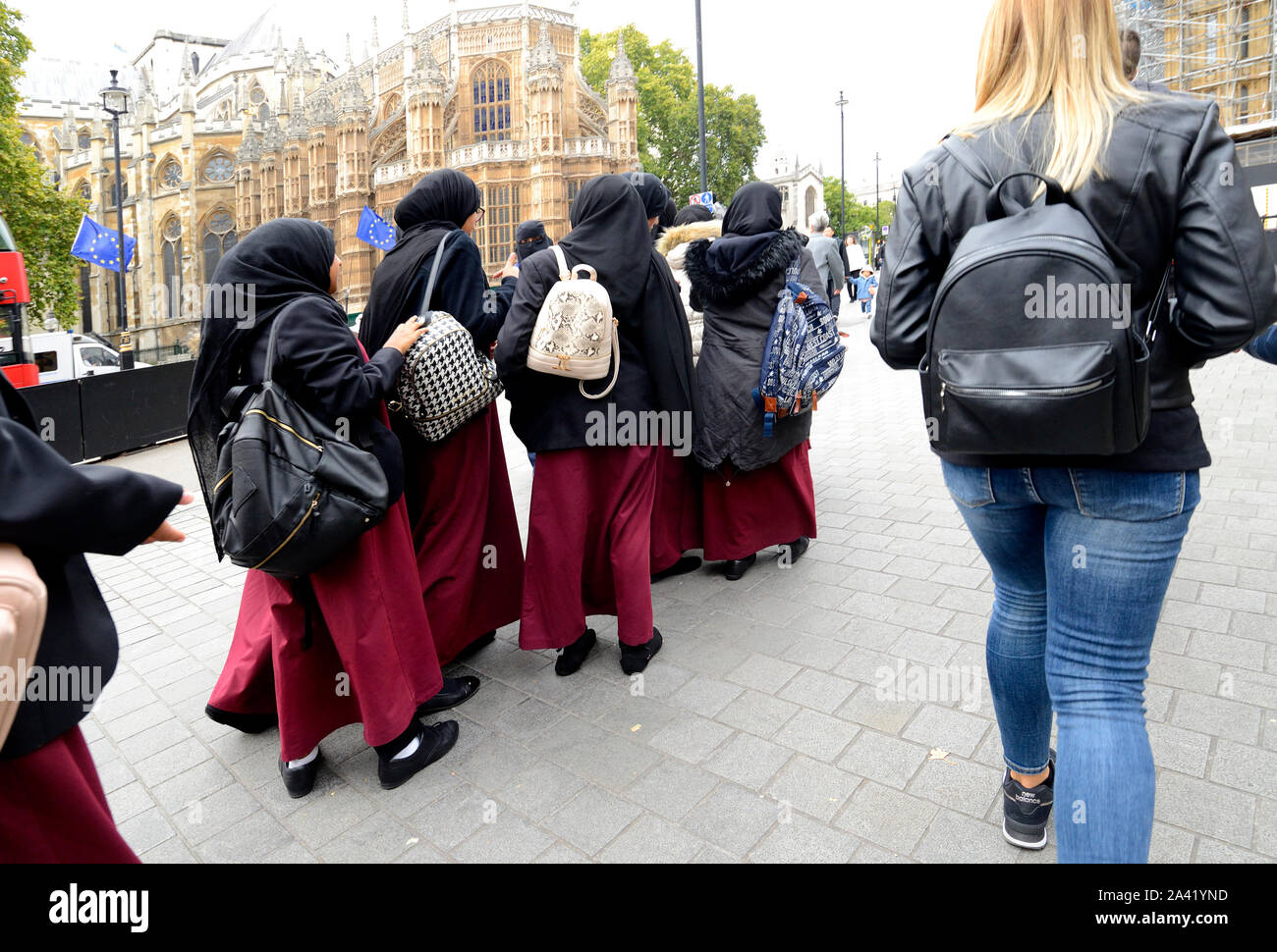 British muslim schoolchildren hi-res stock photography and images - Alamy