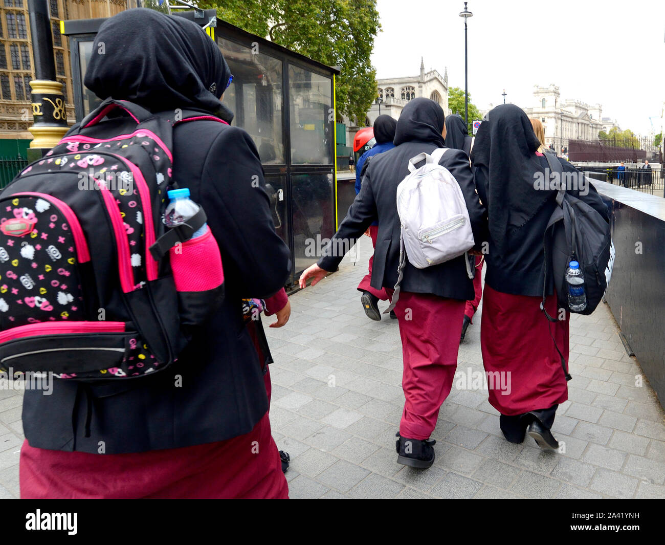 Muslim school uniform hi-res stock photography and images - Alamy