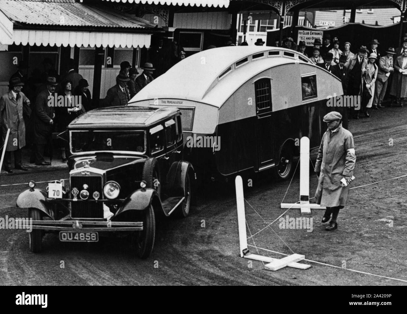 1930 Morris Oxford Six with Winchester Streamline caravan Stock Photo ...