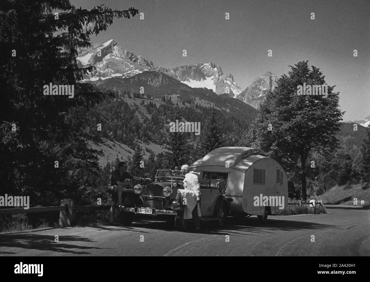 1930s caravan holiday hi-res stock photography and images - Alamy