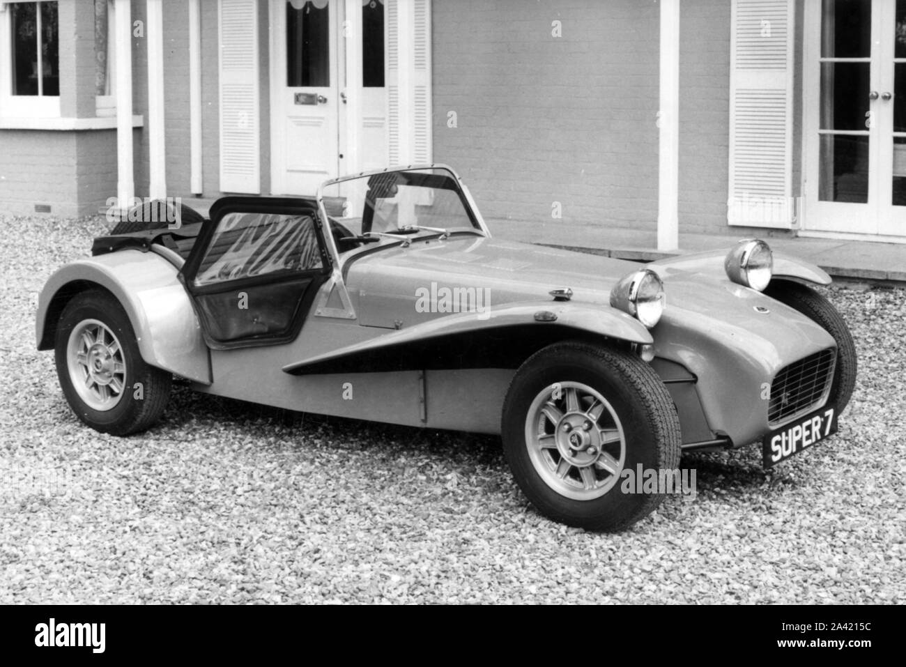 Seven seater car hi-res stock photography and images - Alamy
