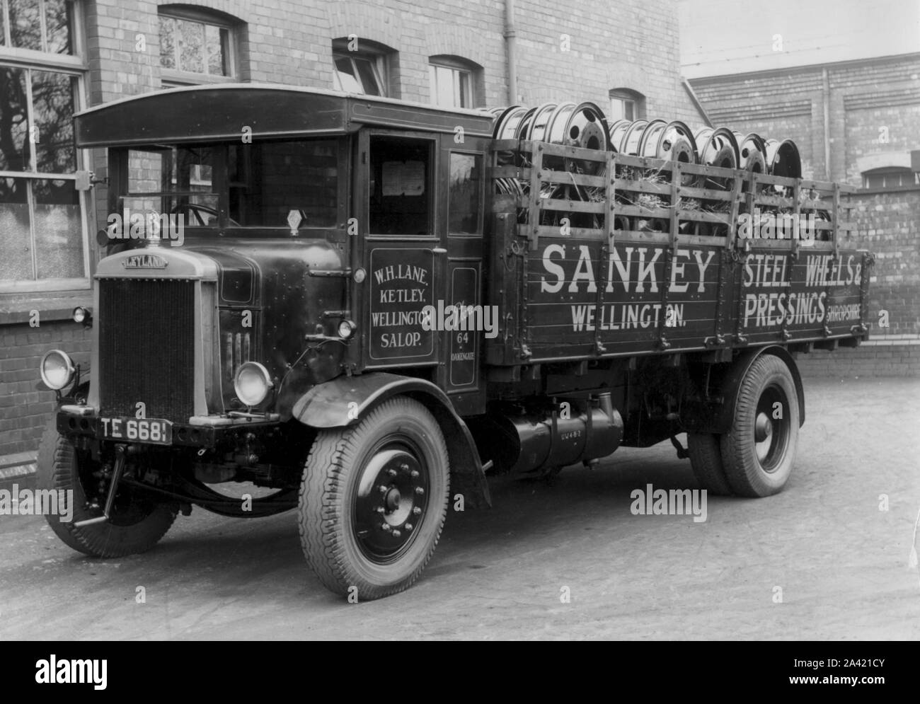 Classic truck british Black and White Stock Photos & Images - Alamy