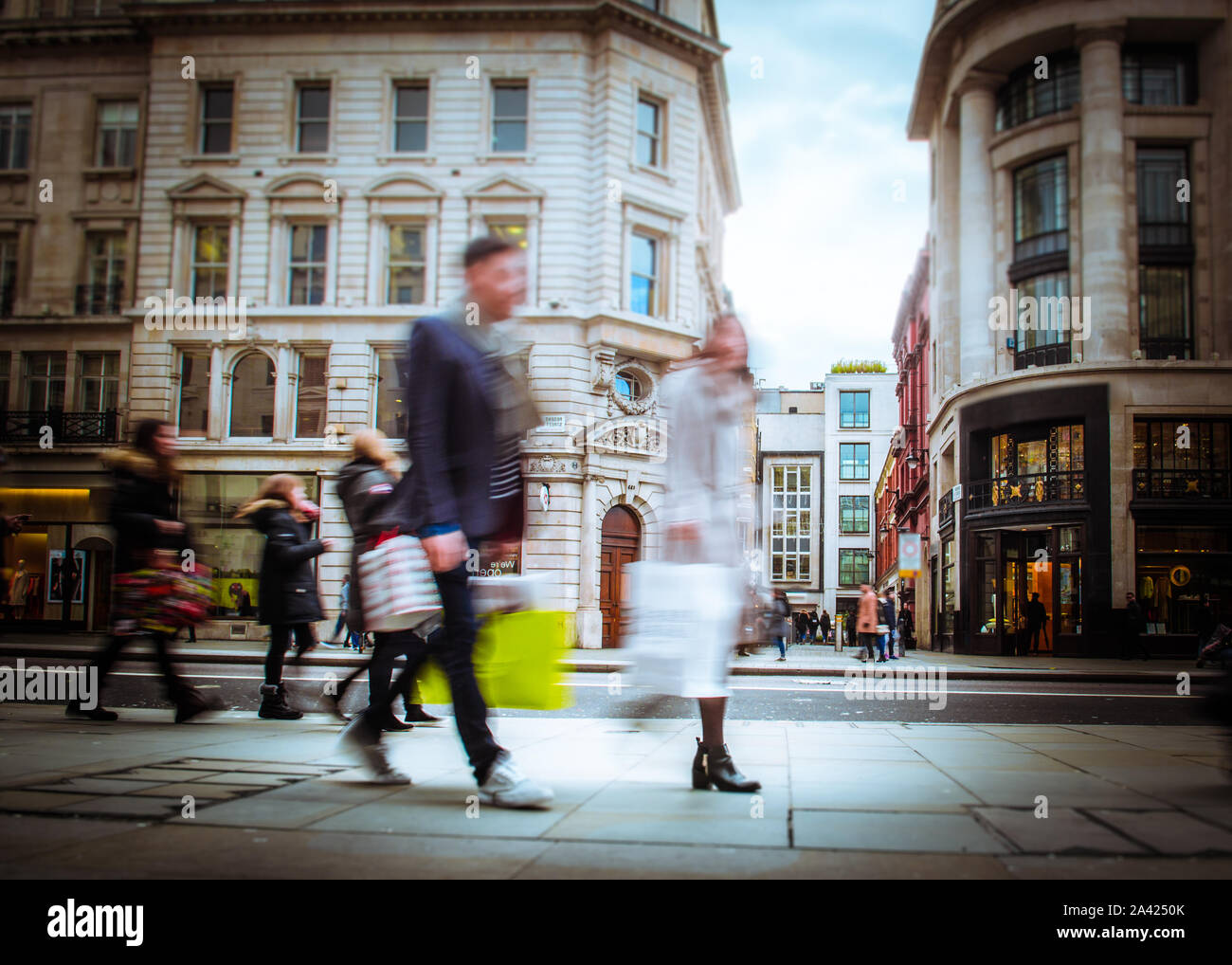 London shopping street scene Stock Photo - Alamy