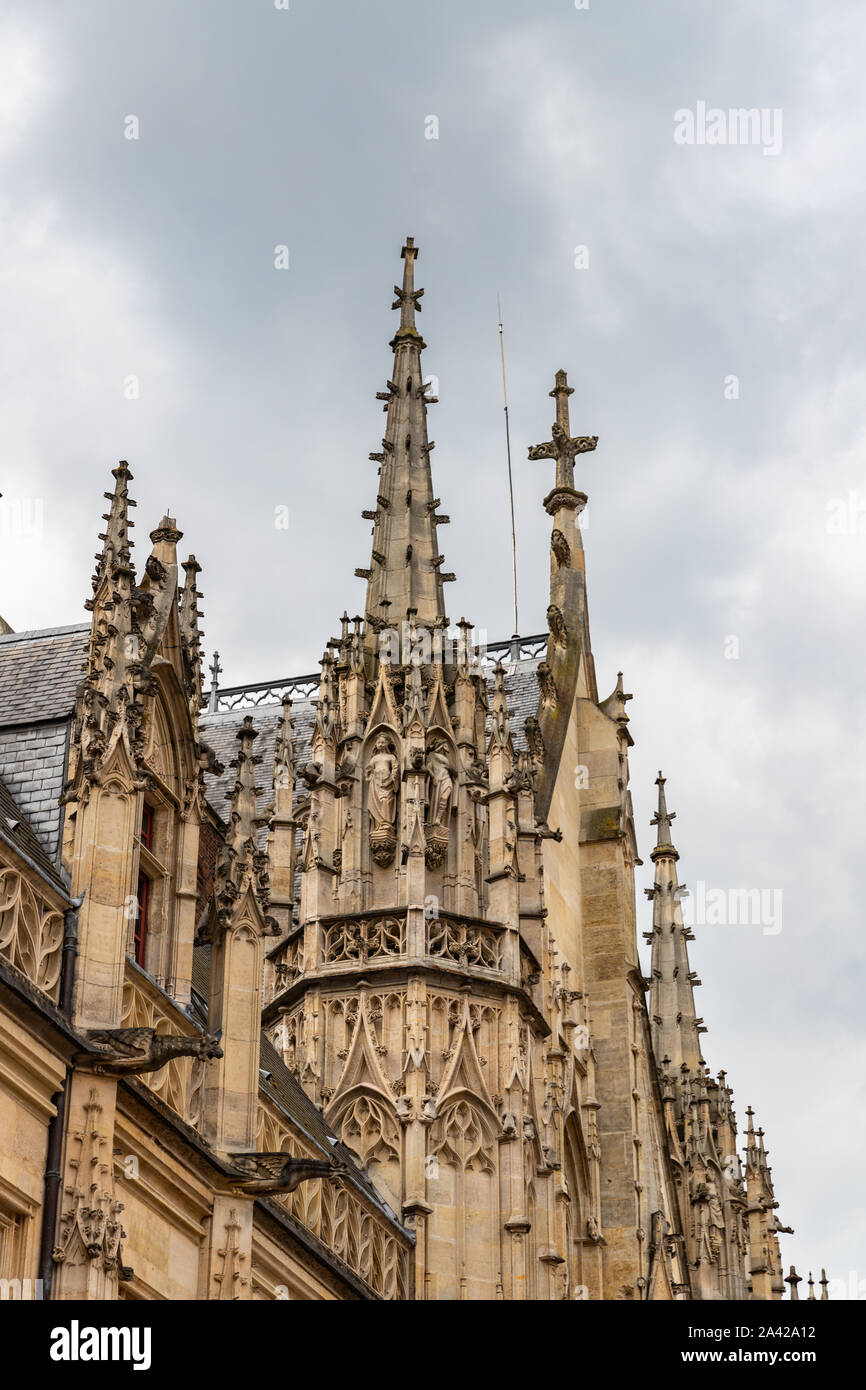 Details of 4th century Cathedral of Nôtre-dame de Rouen in Rouen ...