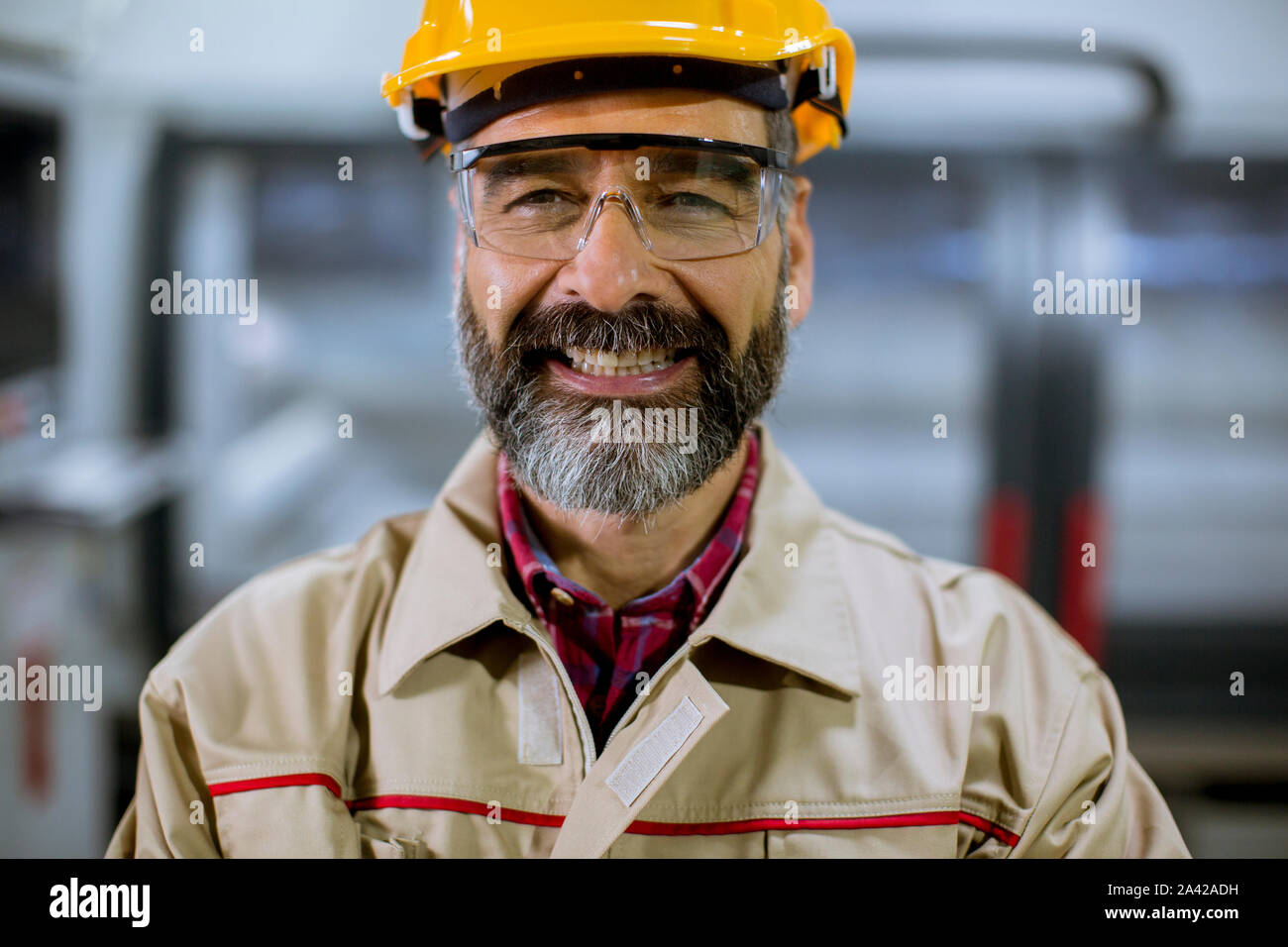 Senior engineer hi-res stock photography and images - Alamy