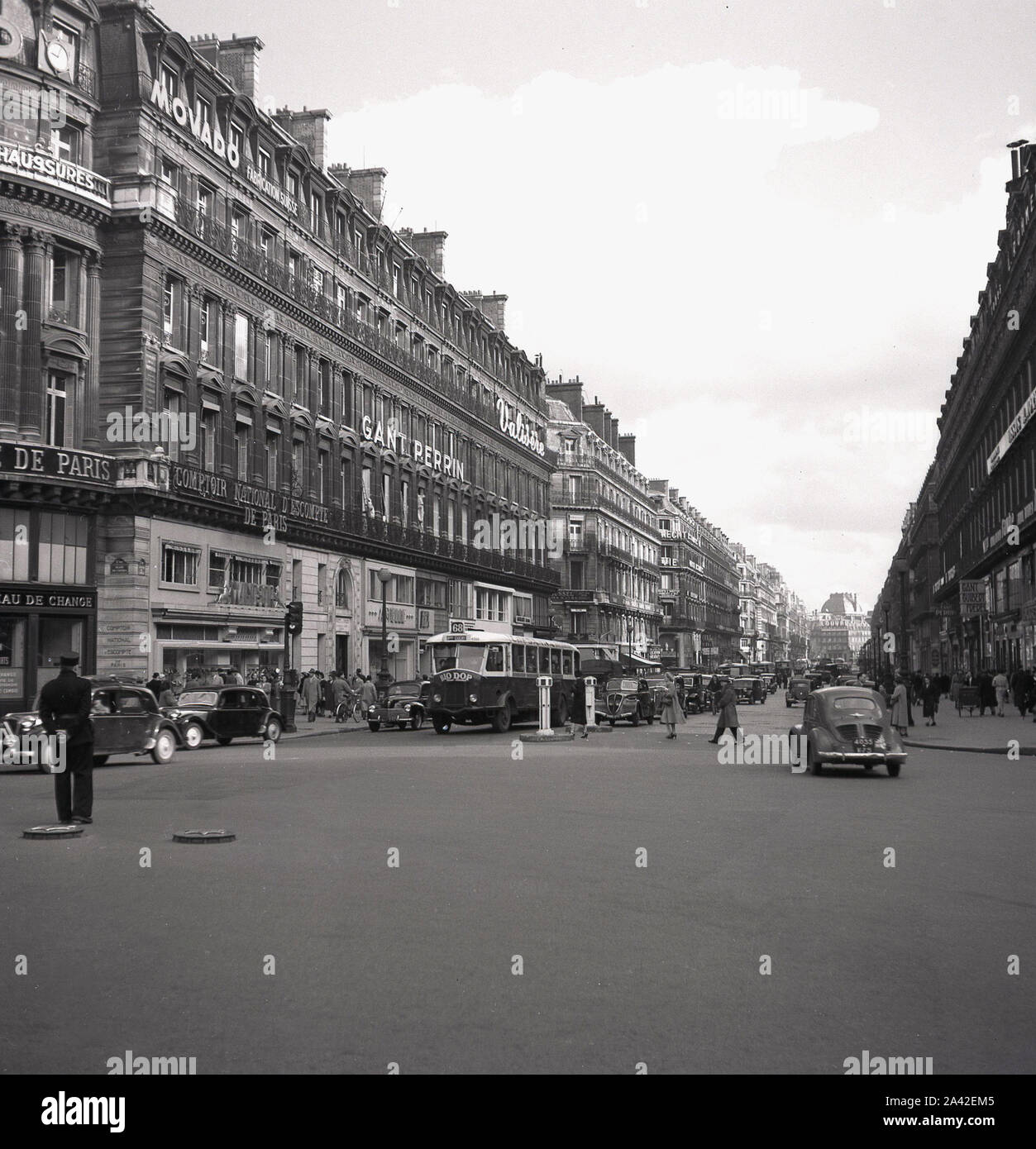 1950s, historical, a view of the Avenue de I'Opera, Paris, France with ...