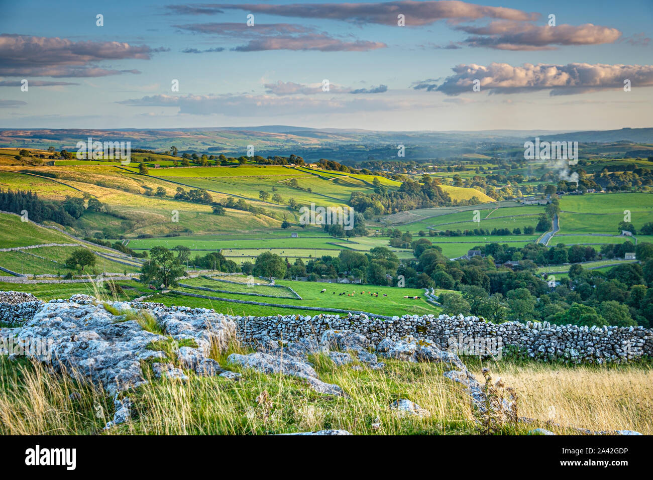 Top of malham cove hi-res stock photography and images - Alamy