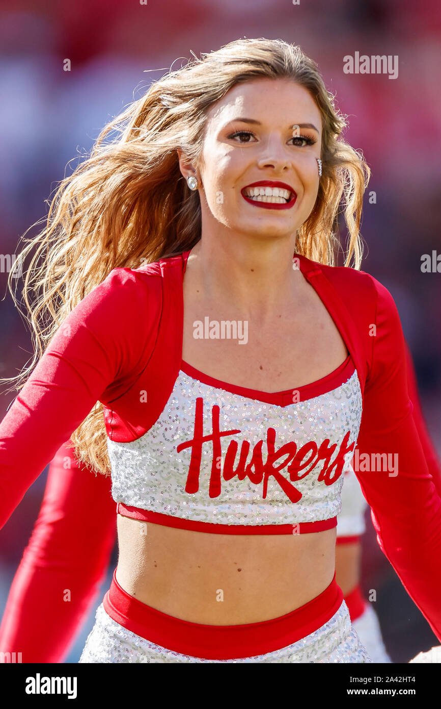 Lincoln, NE. U.S. 05th Oct, 2019. Nebraska Cornhusker Scarlet dance ...