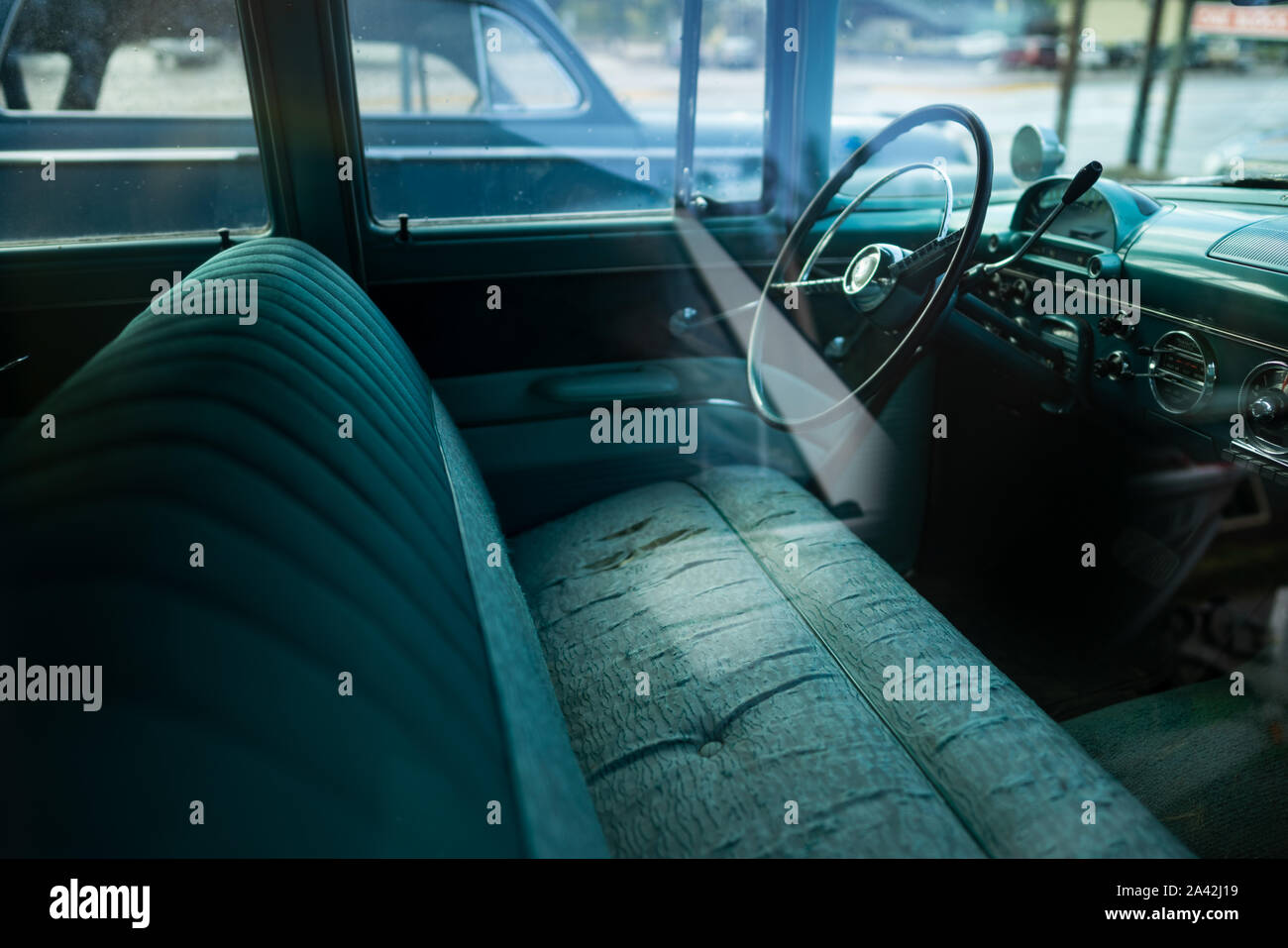 Vintage car green interior hi-res stock photography and images - Alamy