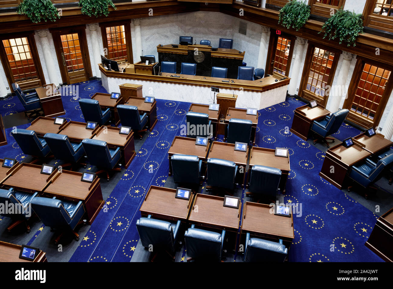 Inside chambers state capitol building hi-res stock photography and ...