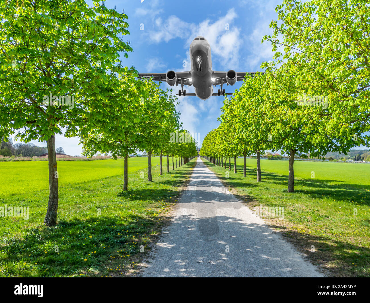 Aircraft noise hi-res stock photography and images - Alamy