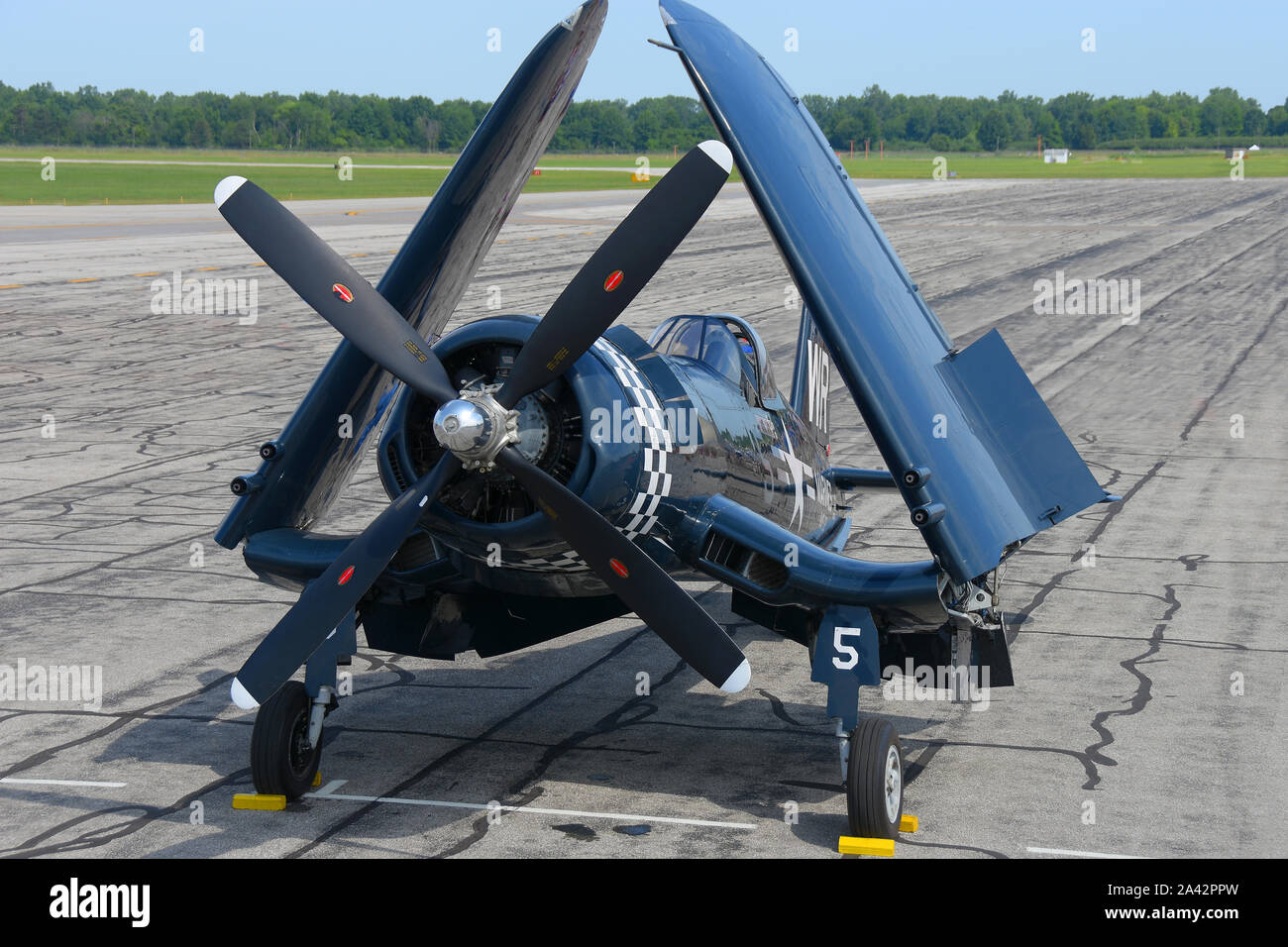 F4u corsair hi-res stock photography and images - Alamy