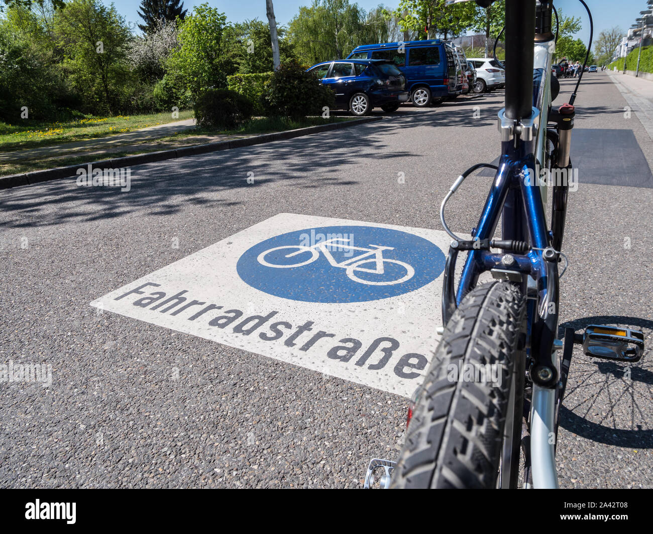 Tar category hi-res stock photography and images - Alamy