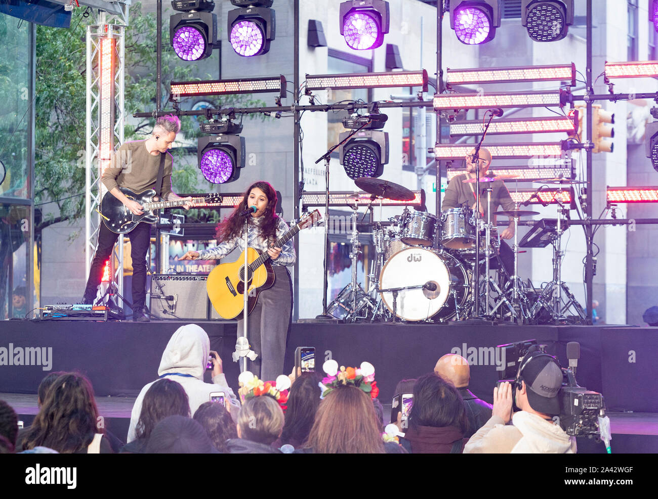 Alessia cara performs on stage hi-res stock photography and images - Alamy