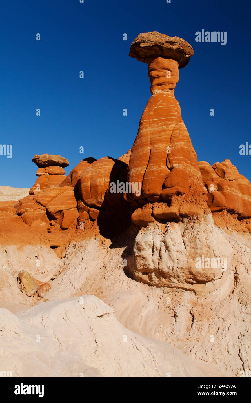 Rock formations in the shape of toadstools, Grand Staircase Escalante ...