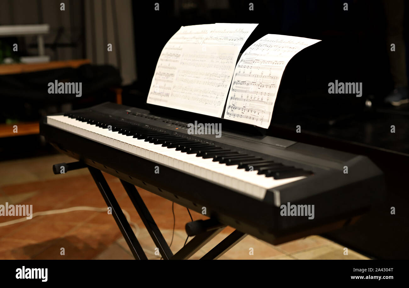 electric piano, score Stock Photo - Alamy