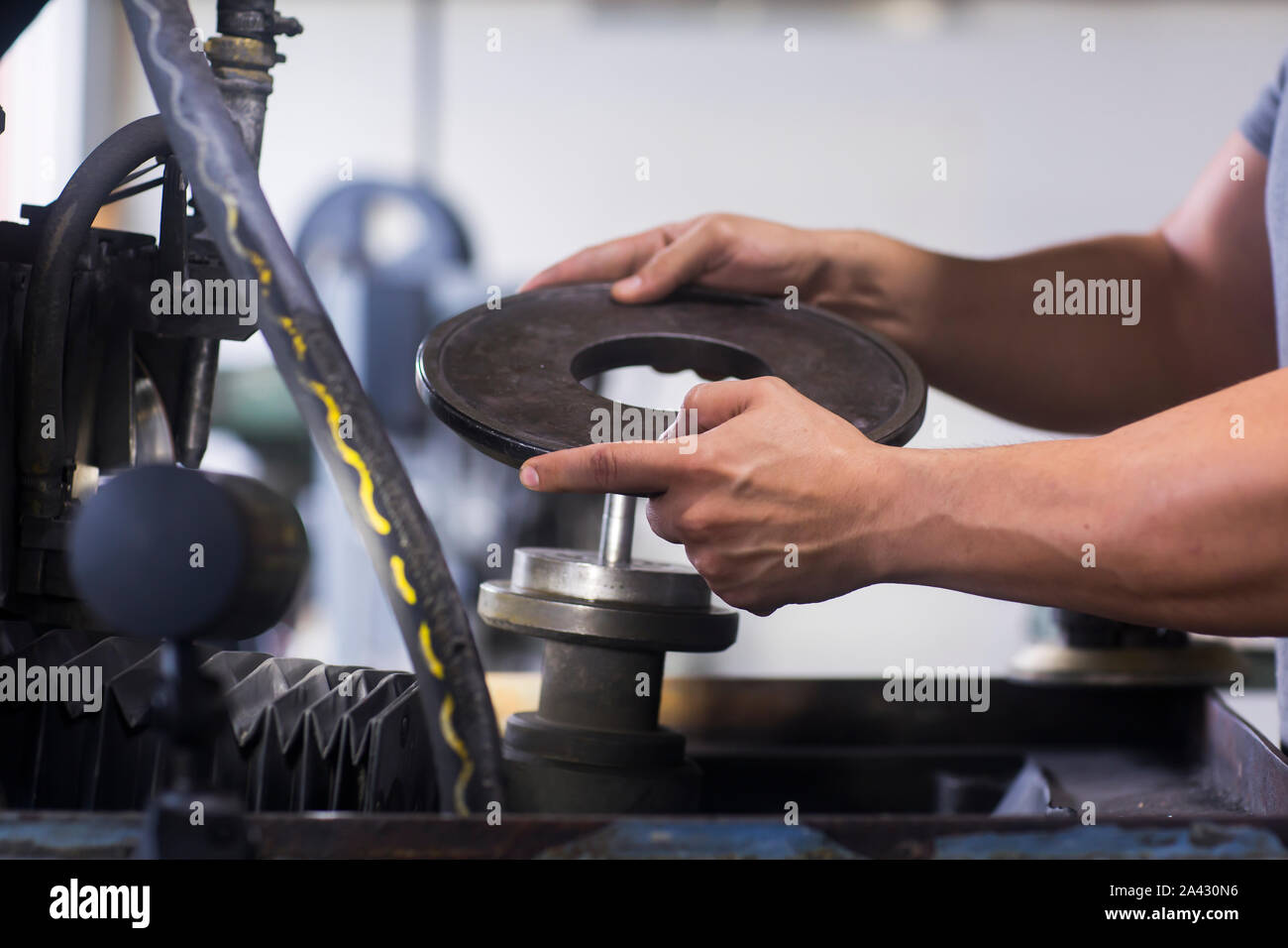 Metalworking shop hi-res stock photography and images - Alamy