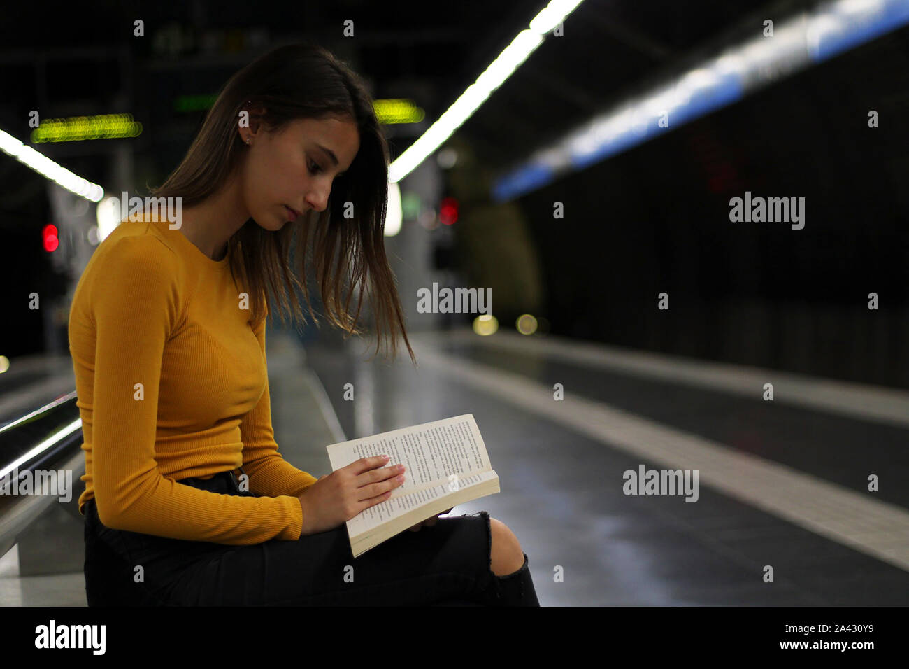 Reading metro hi-res stock photography and images - Alamy